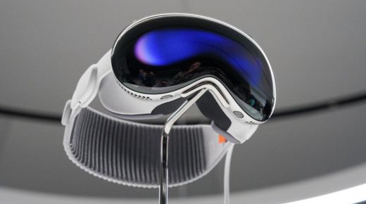 Apple Vision Pro: Trải nghiệm không gian vô hạn và màn hình 4K khổng lồ